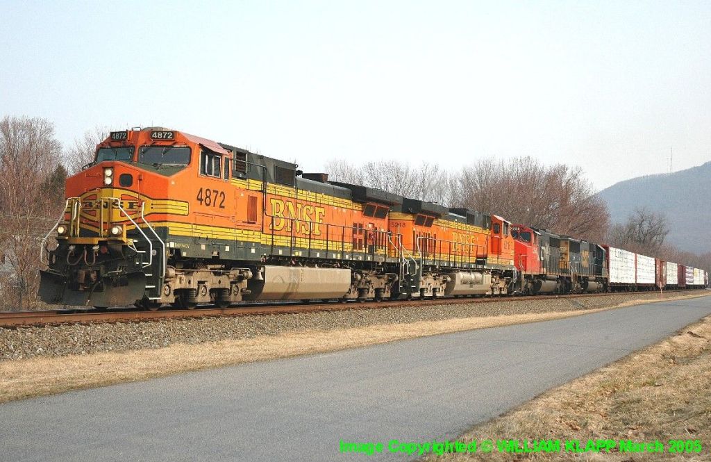 NS 30T Southbound With BNSF Leader!
